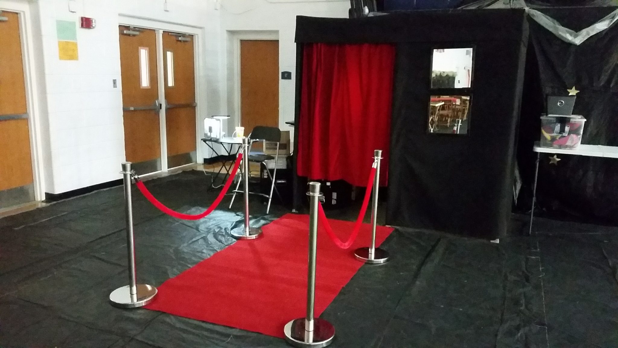 The Red Carpet Treatment - Paparazzi Photobooths